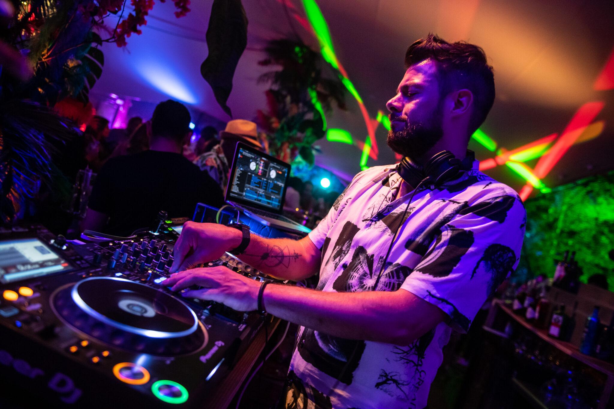 White Lotus-Themed Party Ideas - TLC Limited - The Taylor Lynn Corporation